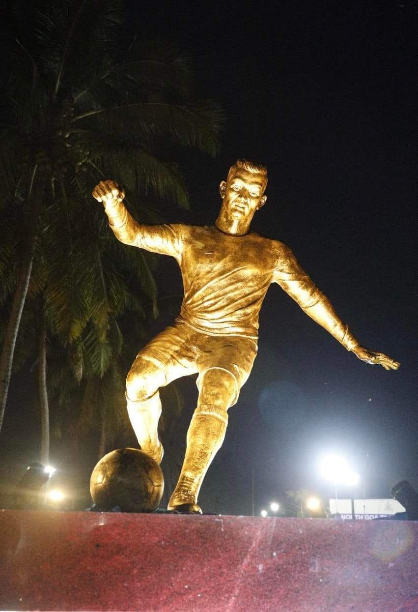 Statue of great Football player Christiano Ronaldo installed in Goa, Is ...